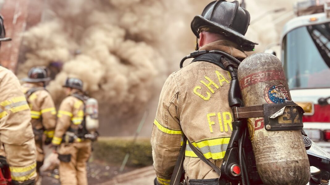 Bomberos exigen equidad salarial ante aumento propuesto para la policía ...