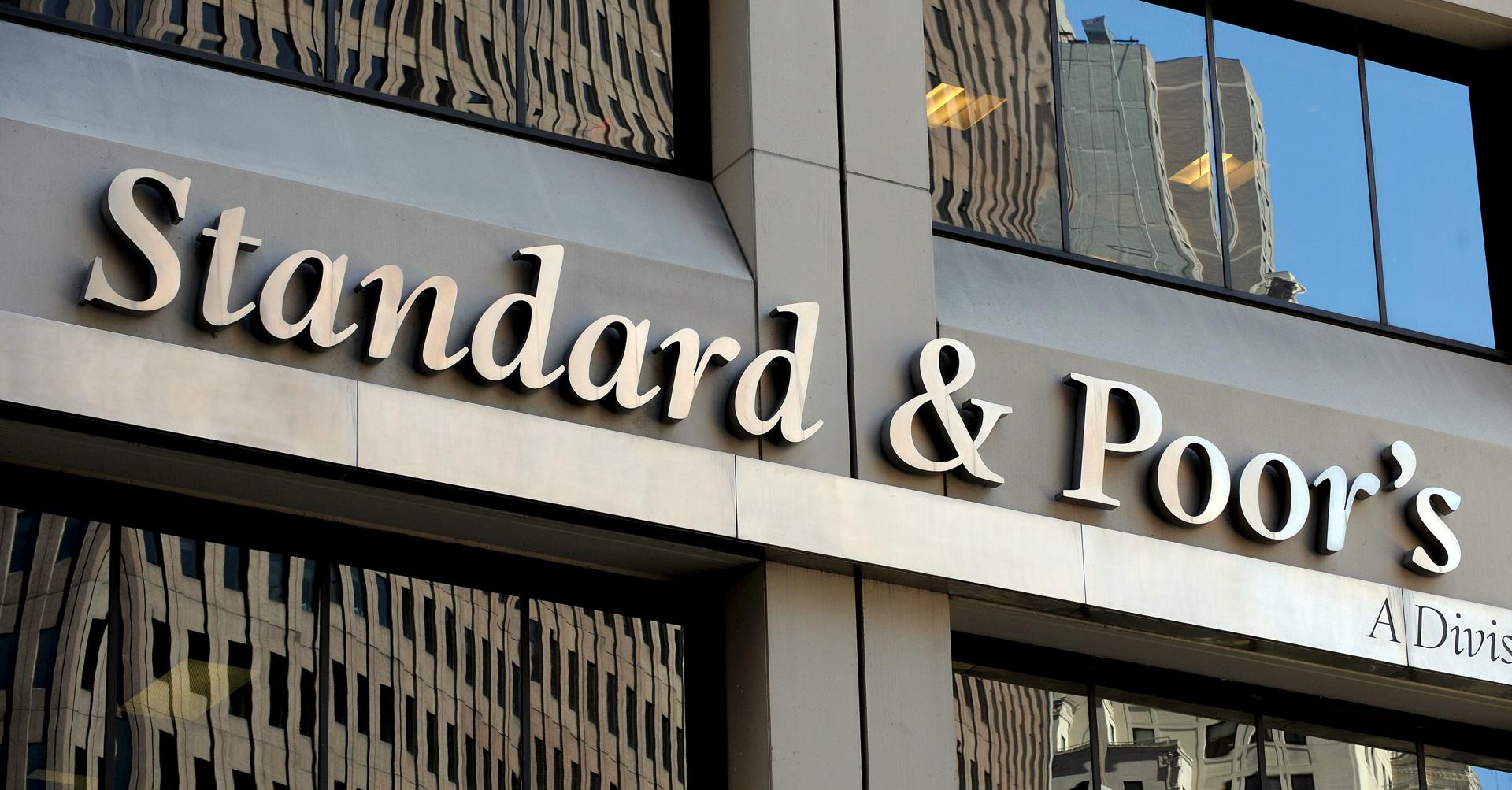 La calificadora S&P cambia de estable a negativa la nota soberana de ...