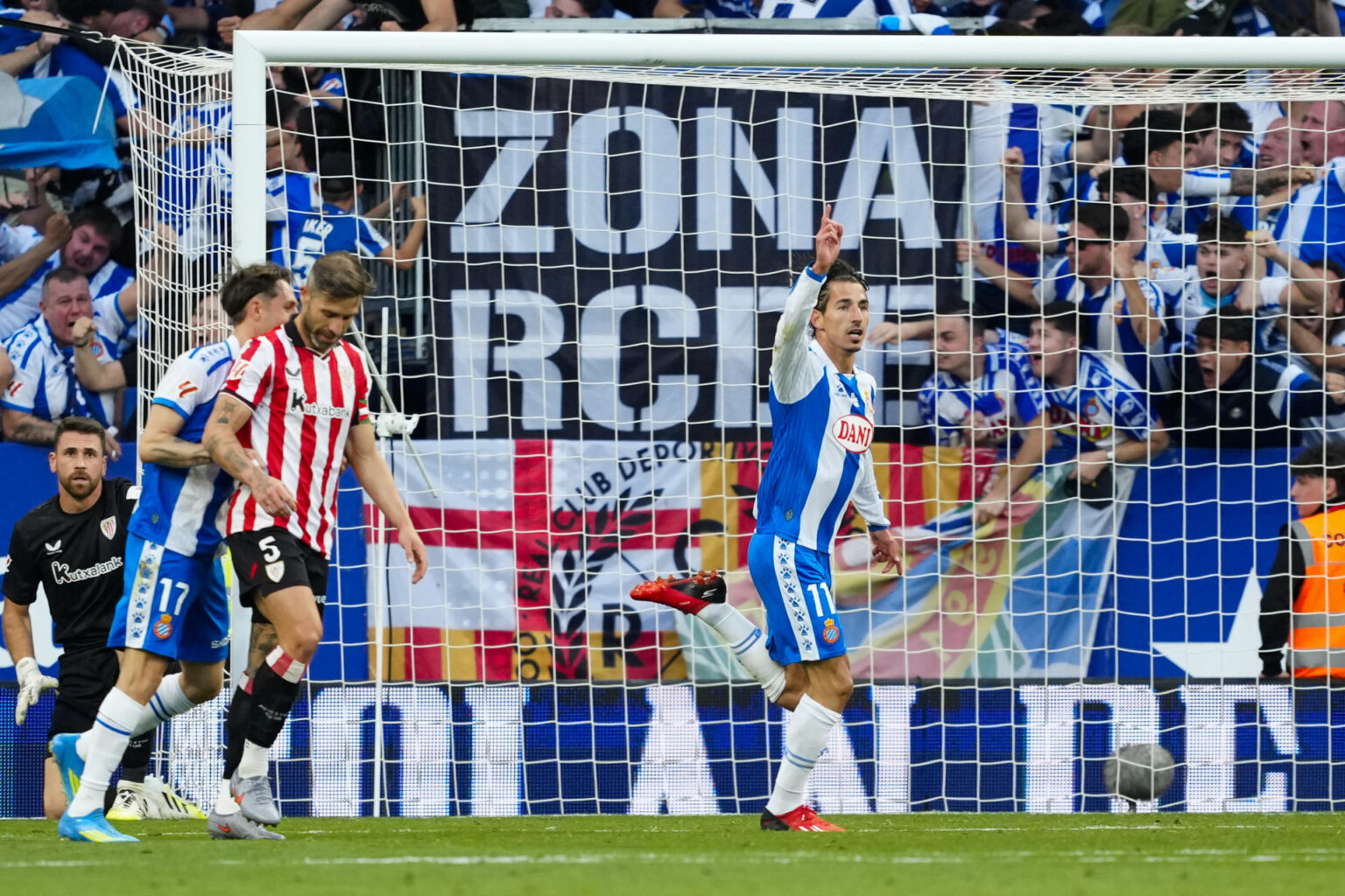 2-0. El Espanyol gana puntos y oxígeno contra el Athletic - HolaNews