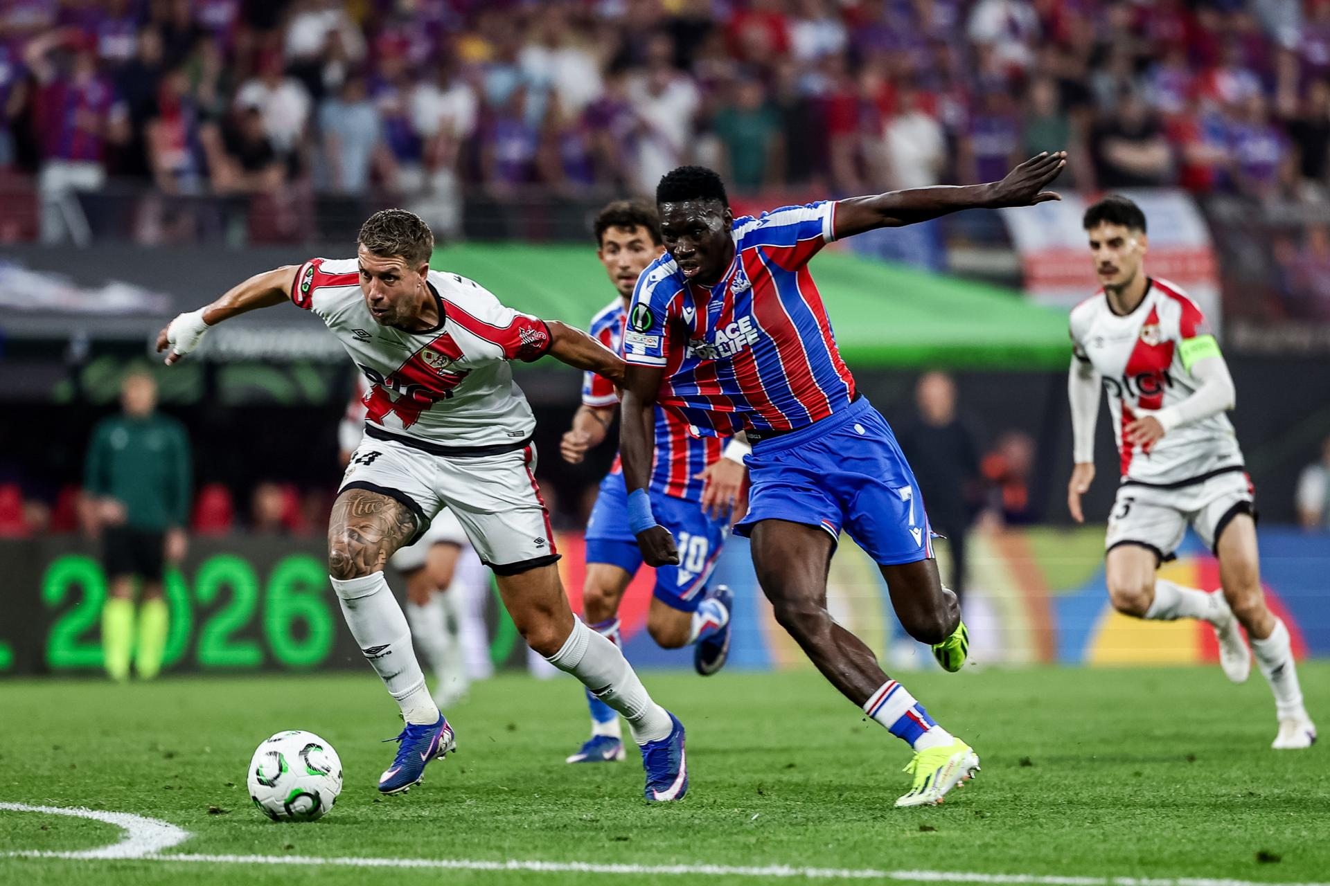 1-0. Mateta doblega al Rayo y hace campeón al Crystal Palace - HolaNews