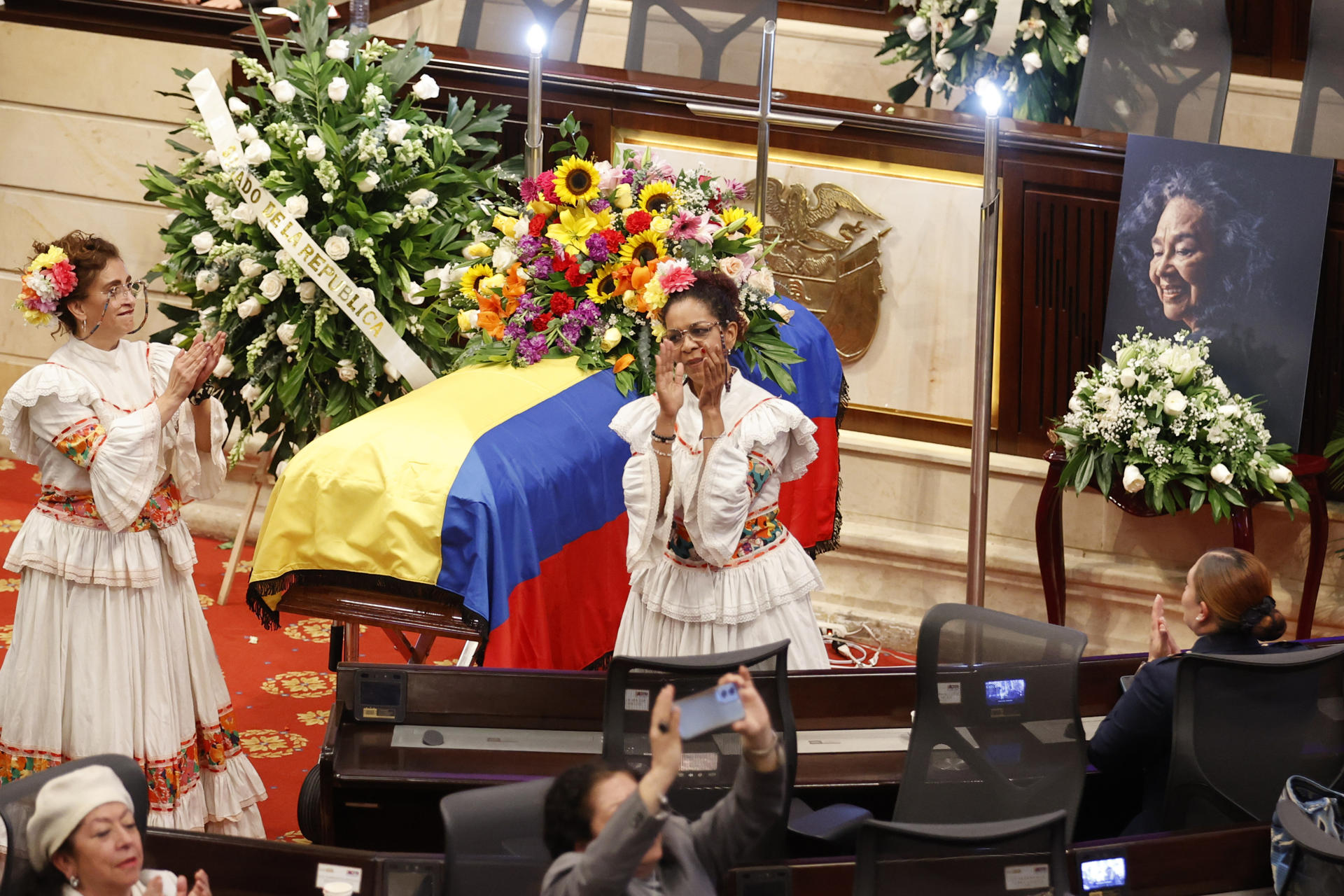 Colombia homenajea al ritmo del tambor a la legendaria Totó la ...