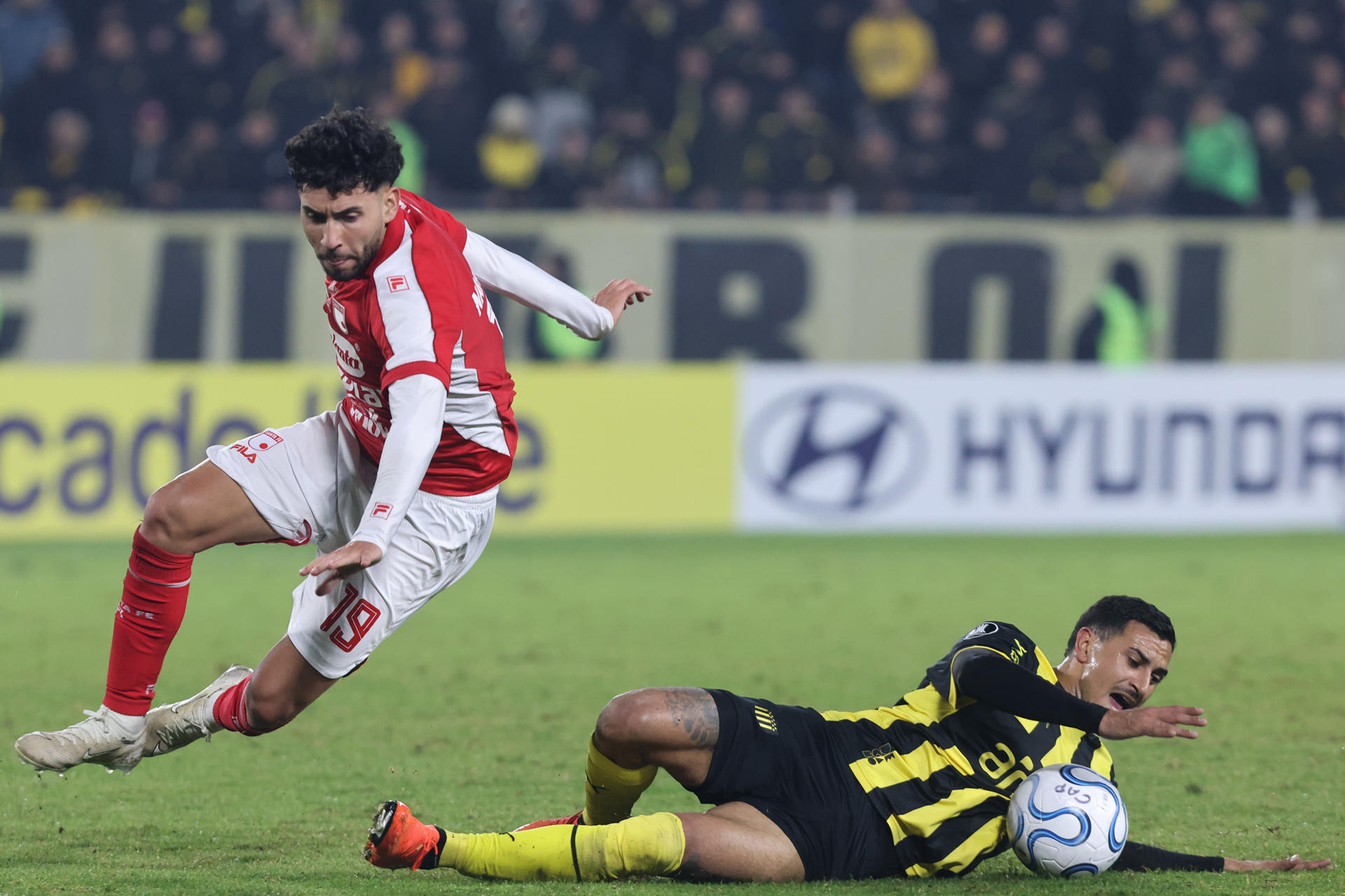 0-1. Lacónica despedida de Peñarol y victoria de Santa Fe con sabor ...