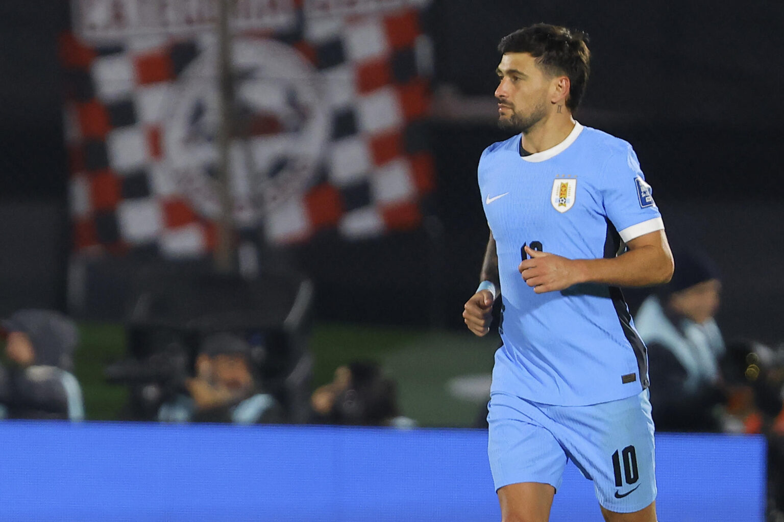 Uruguay confirma la lesión muscular de De Arrascaeta pero lo mantiene ...