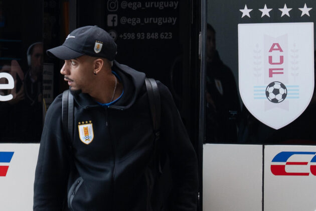 Araujo retorna a Uruguay después de tratarse una lesión en Madrid y no ...