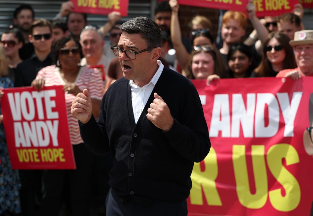 El laborista Andy Burnham, rival de Starmer, gana el escaño inglés de ...